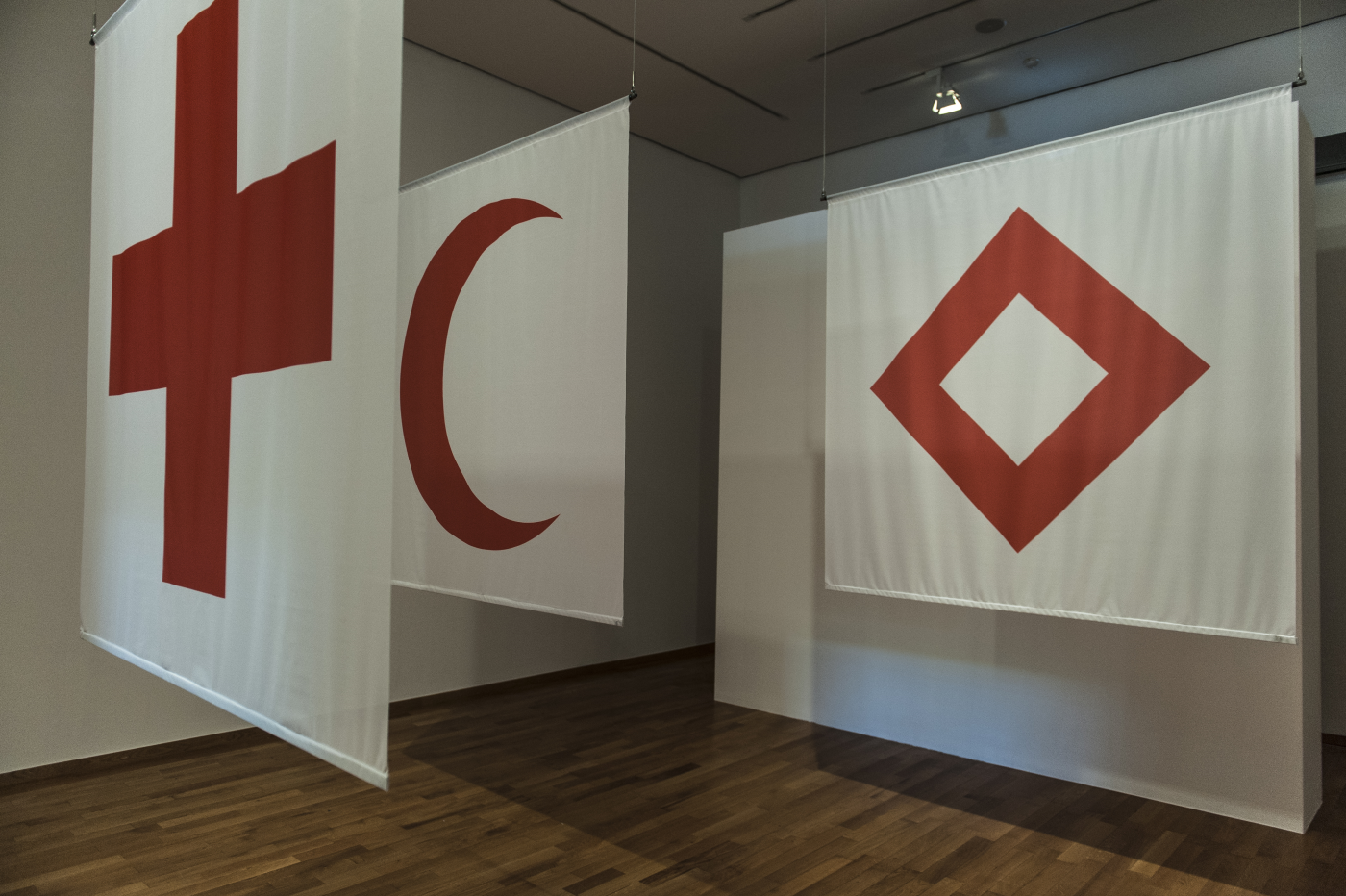 A controversial emblem - Cross-Files | ICRC Archives, audiovisual and ...