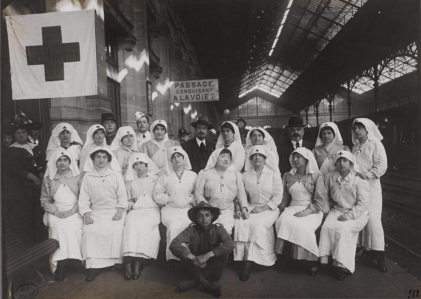 La Croix-Verte au fil des balbutiements Croix-Rouge | L’humanitaire ...