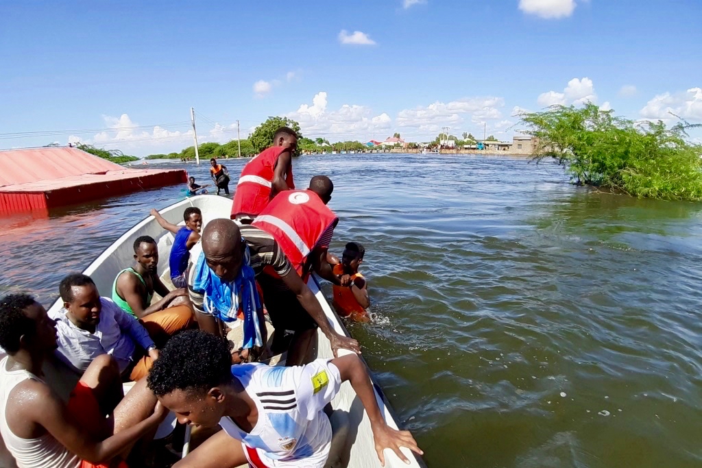 Pictures: Flood response by boats in Beledweyne, Somalia | The ICRC in ...