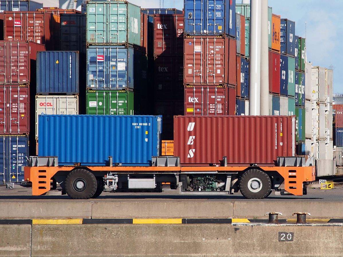 Automated_guided_vehicle_container_mover_at_Port_of_Rotterdam. 2015 ...