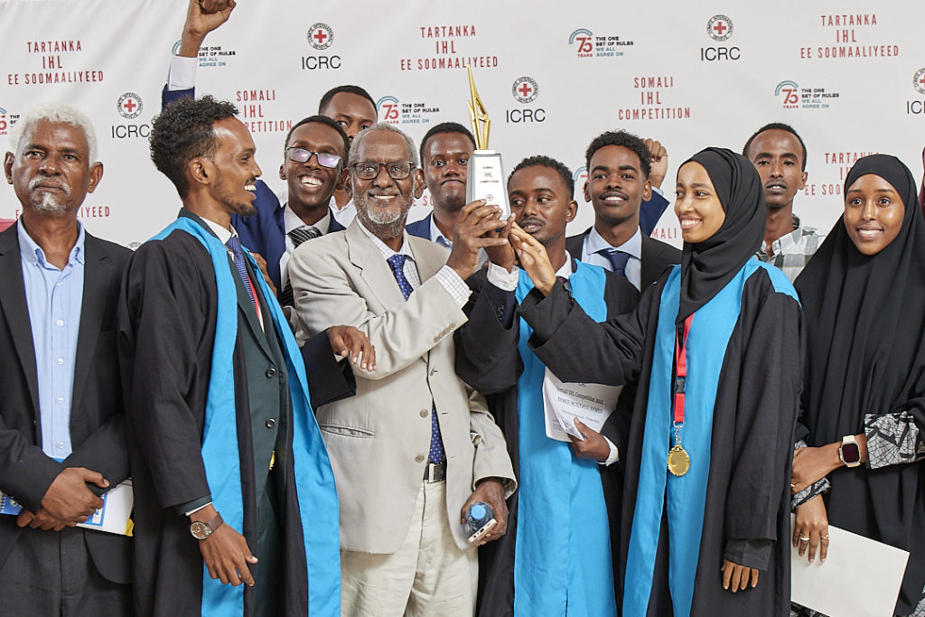 Mogadishu University Triumphs at the First-Ever In-Person Somali IHL Competition | The ICRC in ...